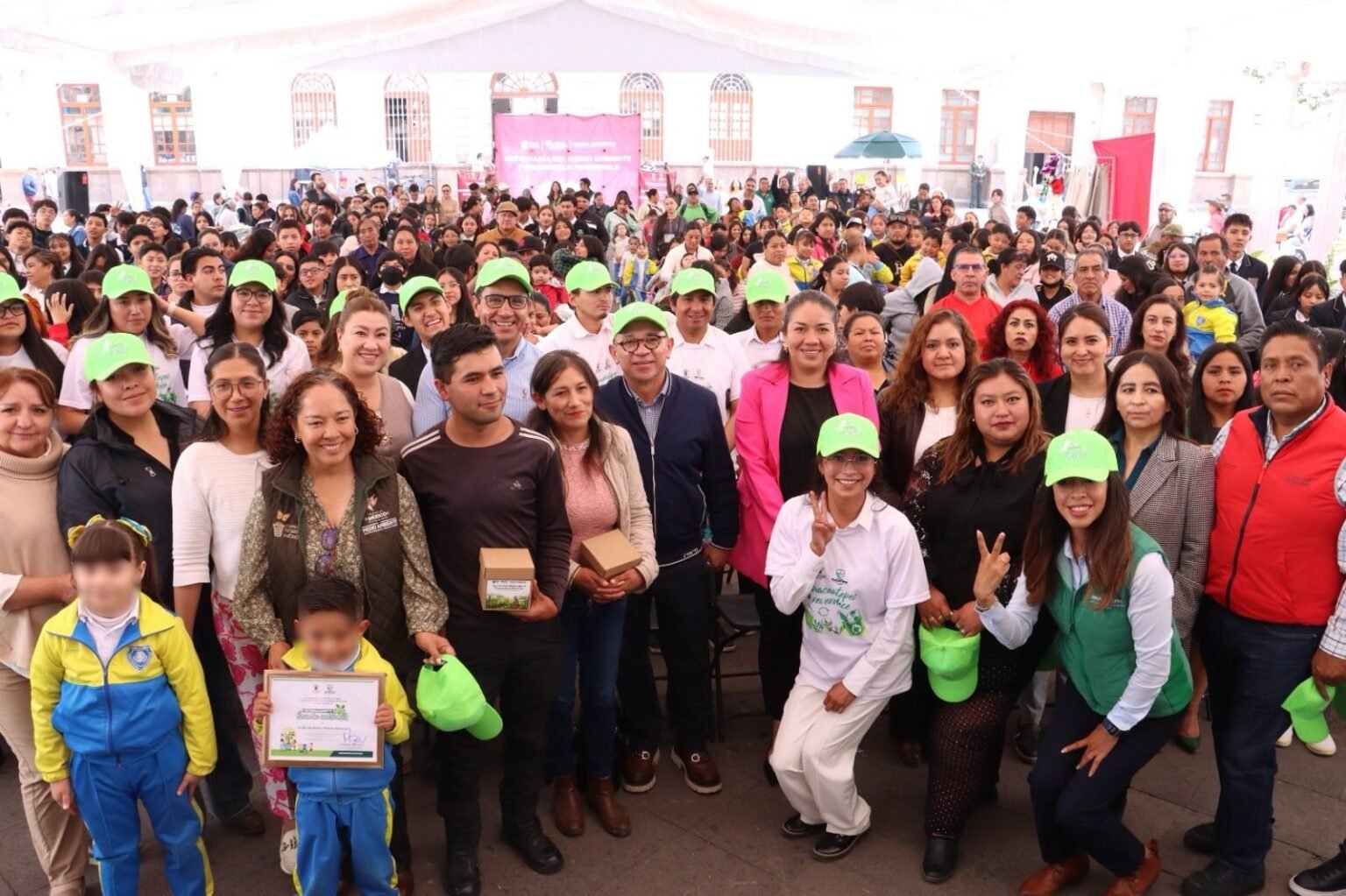 Realizan Feria Ambiental y entregan huertos familiares en #Zinacantepec ...